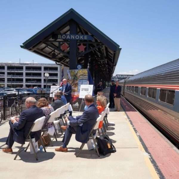 Virginia and Amtrak Celebrate Increased Daily Service to Roanoke – VPRA